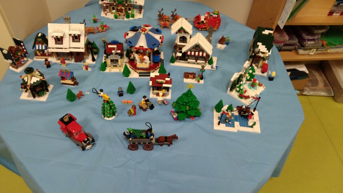 PMGd : Village de Noël en Légo - École Notre-Dame de Savenay